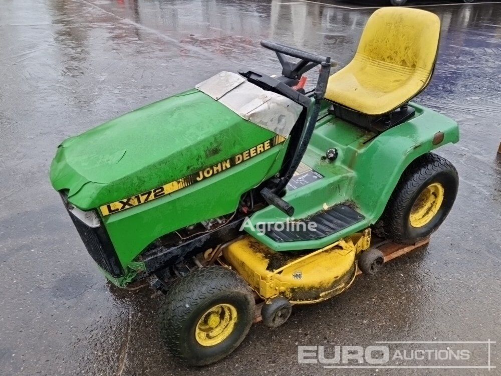 Prodaje se John Deere LX172 traktor kosilica na aukciji