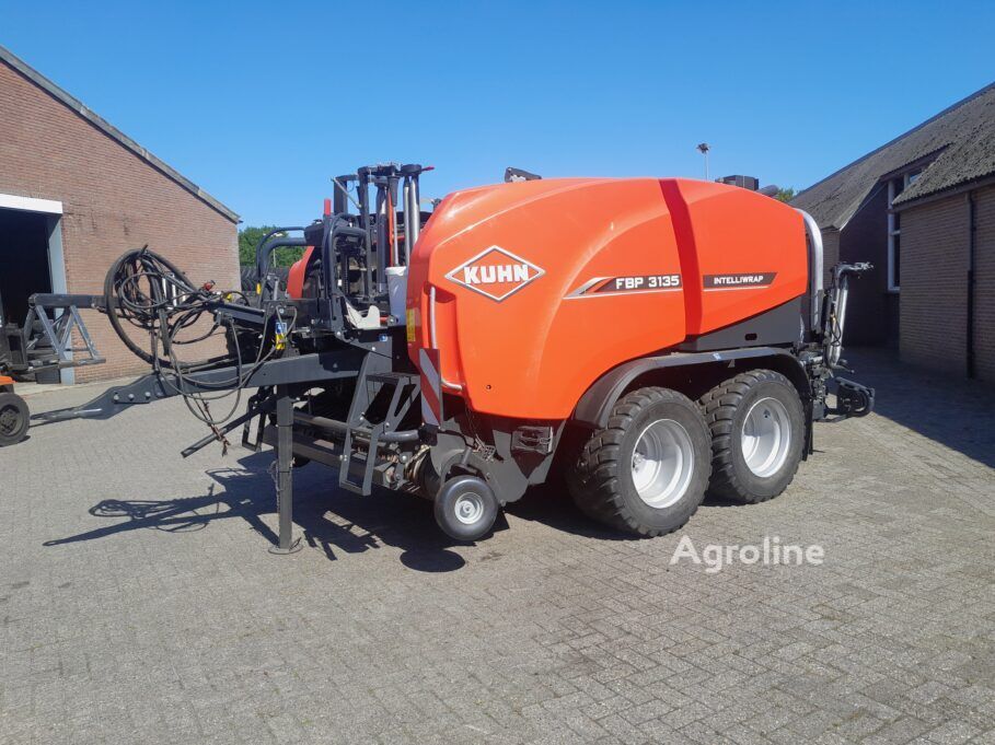 Kuhn pers/wikkelcombinatie type FBP 3135 balirka za okrugle bale