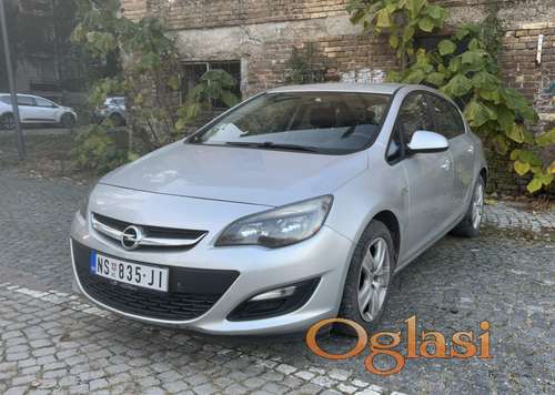 Opel Astra J 1.6 CDTI 2015. godište