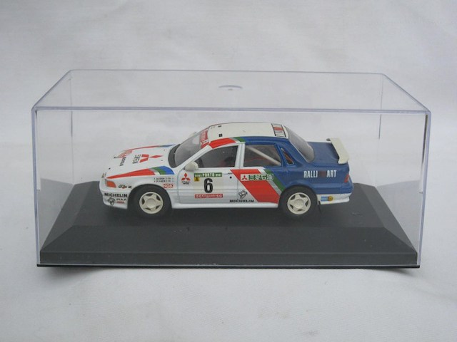 1:43 trofeu mitsubishi galant V4