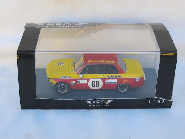 1:43 neo scale BMW 2002 DRM