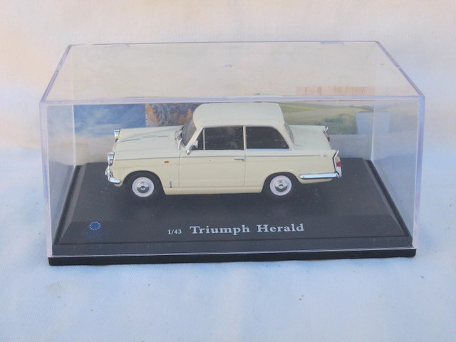 1:43 cararama triumph herald