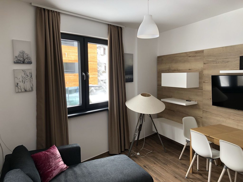 Apartman 6 u vili Montana