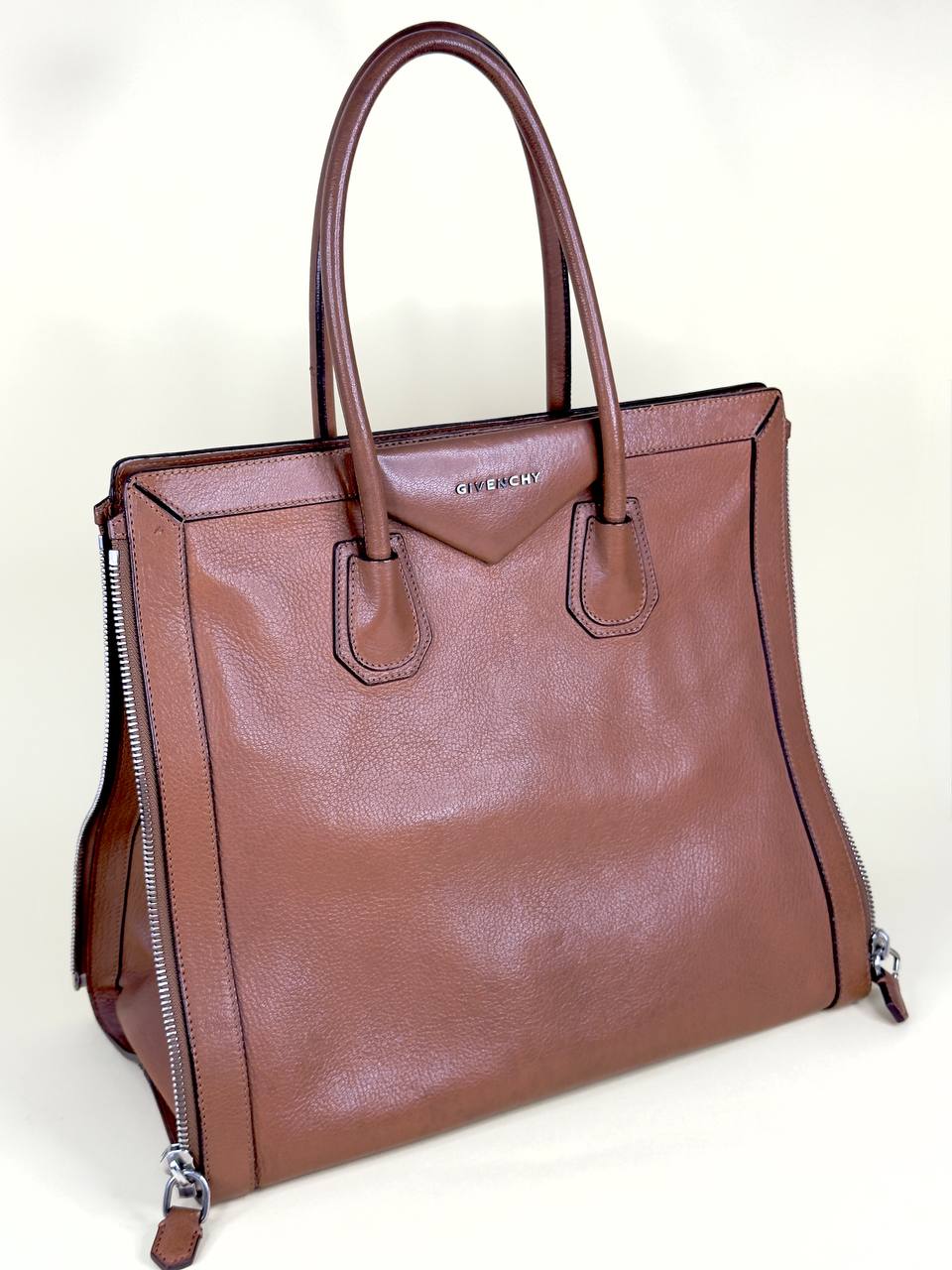 GivenchyAntigona Tote Bag