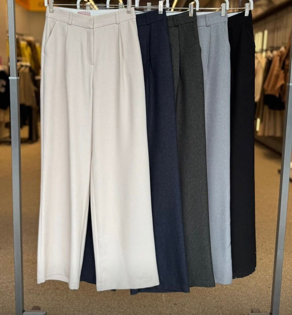 Pantalone 3300 dinara Duzina 120 cm nogavica Vel s m l