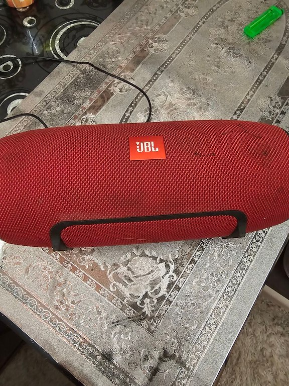 JBL Xtreme prenosni Bluetooth zvučnik – crvena boja - Snažan stereo