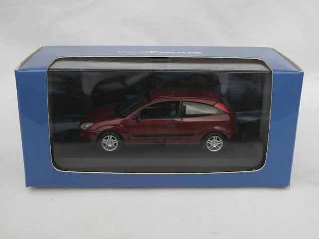 1:43 minichamps ford focus