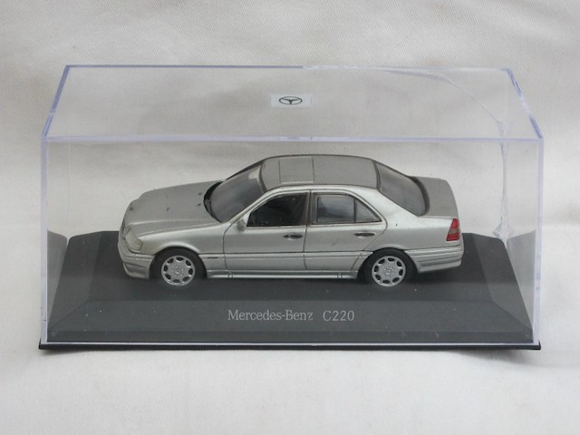 1:43 minichamps mercedes C klasse