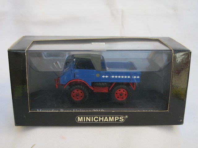 1:43 minichamps mercedes unimog 2010