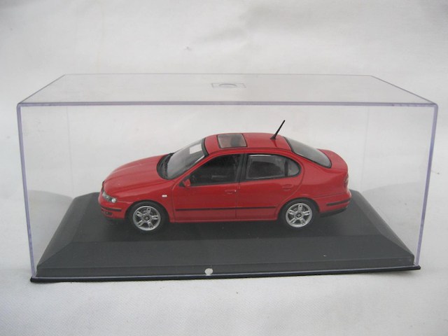 1:43 minichamps seat toledo