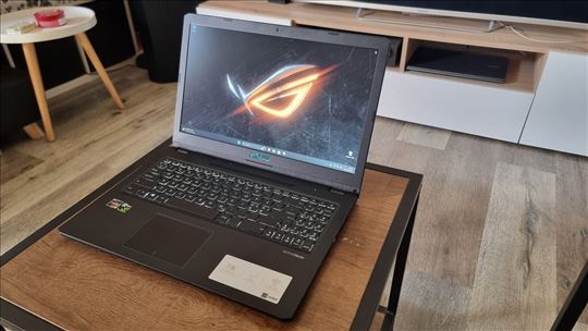 Asus X570/Ryzen 5/8GB DDR4/256GB SSD/FHD/Dobra bat