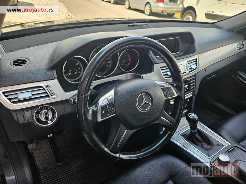 Mercedes E 200 Na ime kupca