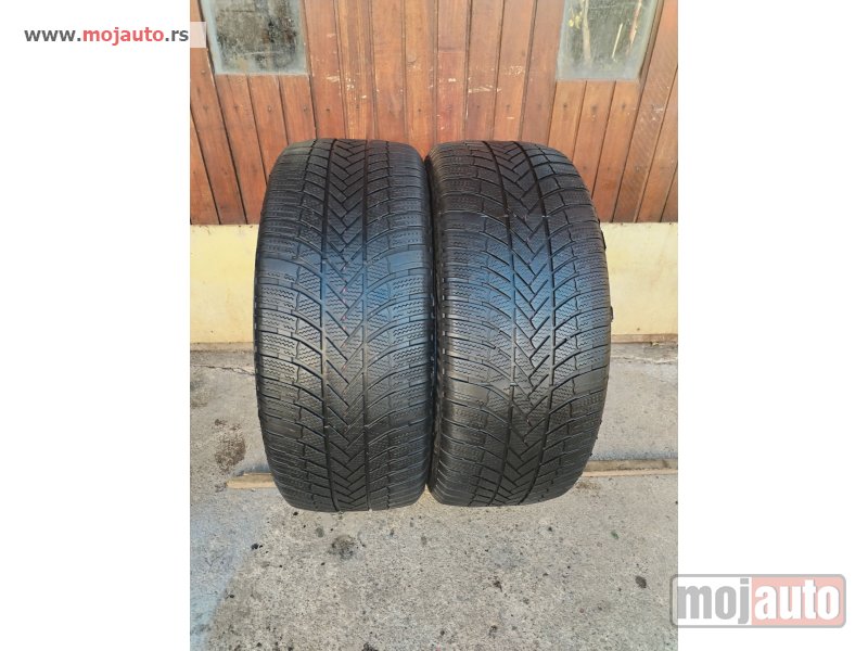 3356. Gume BRIDGESTONE 19-ice, ZIMSKE 255/50, Šara 5,7 mm, DOT 4721