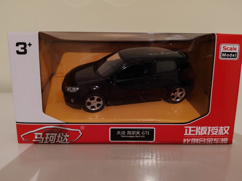 VOLKSWAGEN GOLF GTI CRNI METALNI MODEL (NOVO)