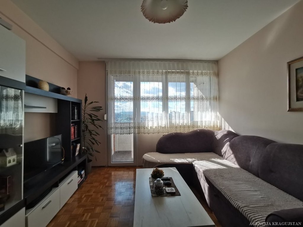 Izdavanje, Stan, 40m2 , Centar