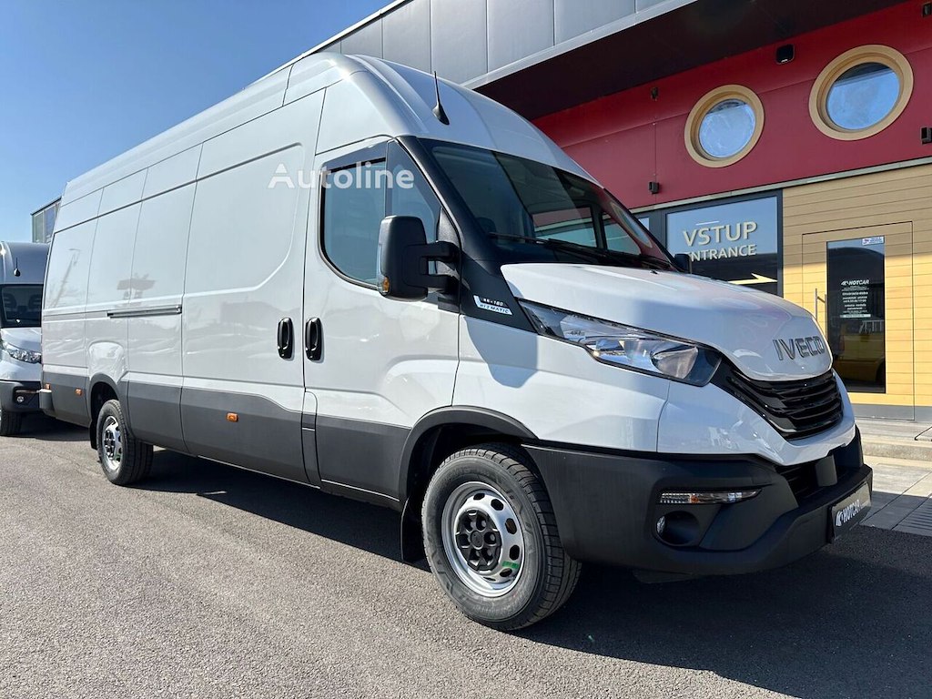 Novi IVECO Daily 35S minibus furgon
