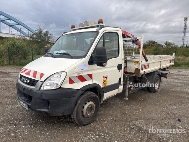 Prodaje se IVECO 65C17 kiper na aukciji