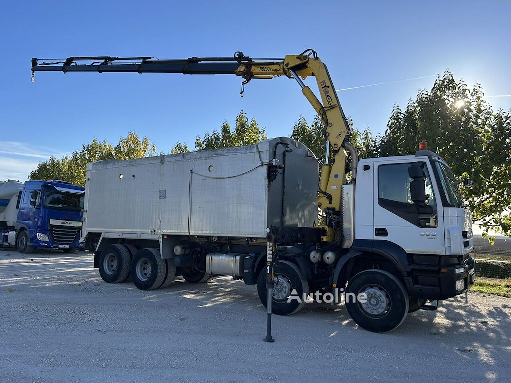 IVECO TRAKKER 360EEV kiper
