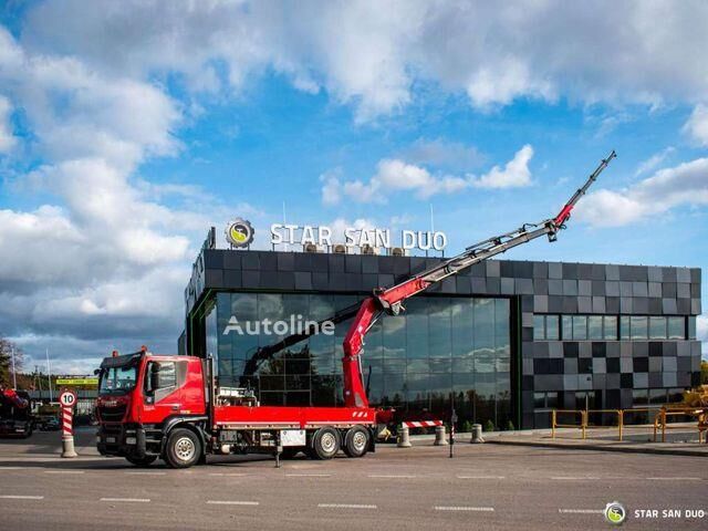 IVECO STRALIS 460 6x4 HMF 4020-K5 Fly Jib Crane kamion s ravnom platformom