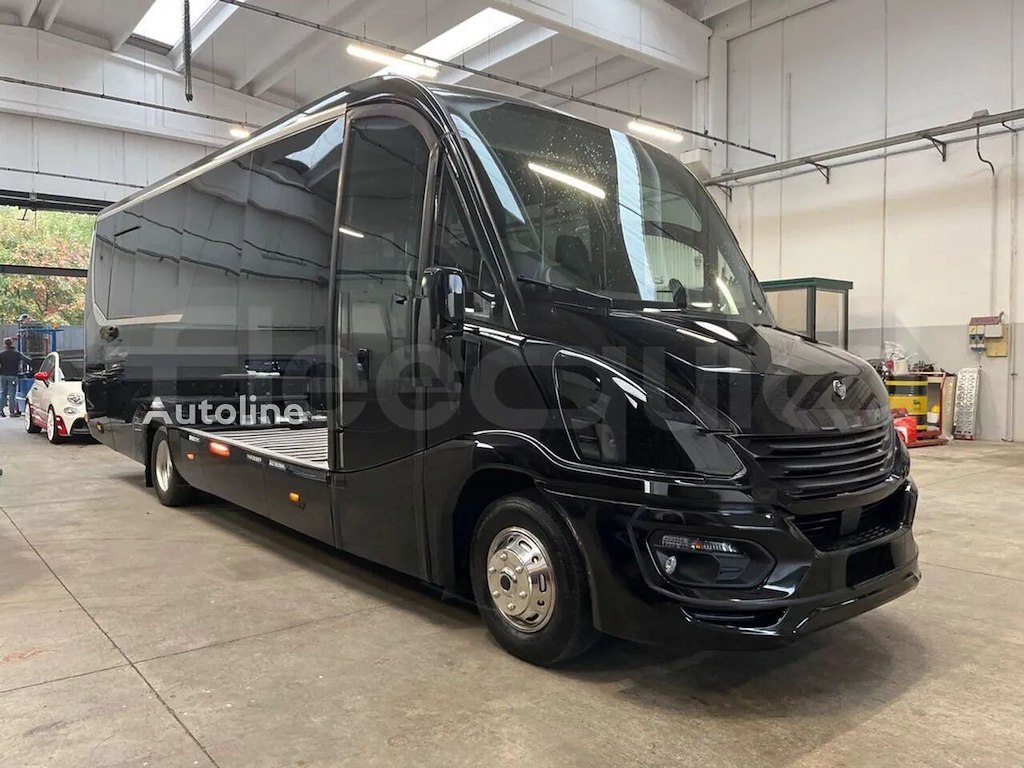 Prodaje se IVECO Daily turistički autobus na aukciji