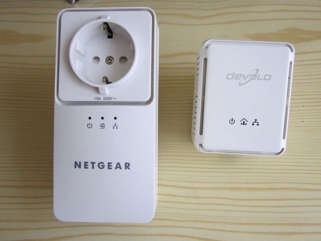 Powerline Devolo AVeasy 200 MBps i NETGEAR 200 -INTERNE