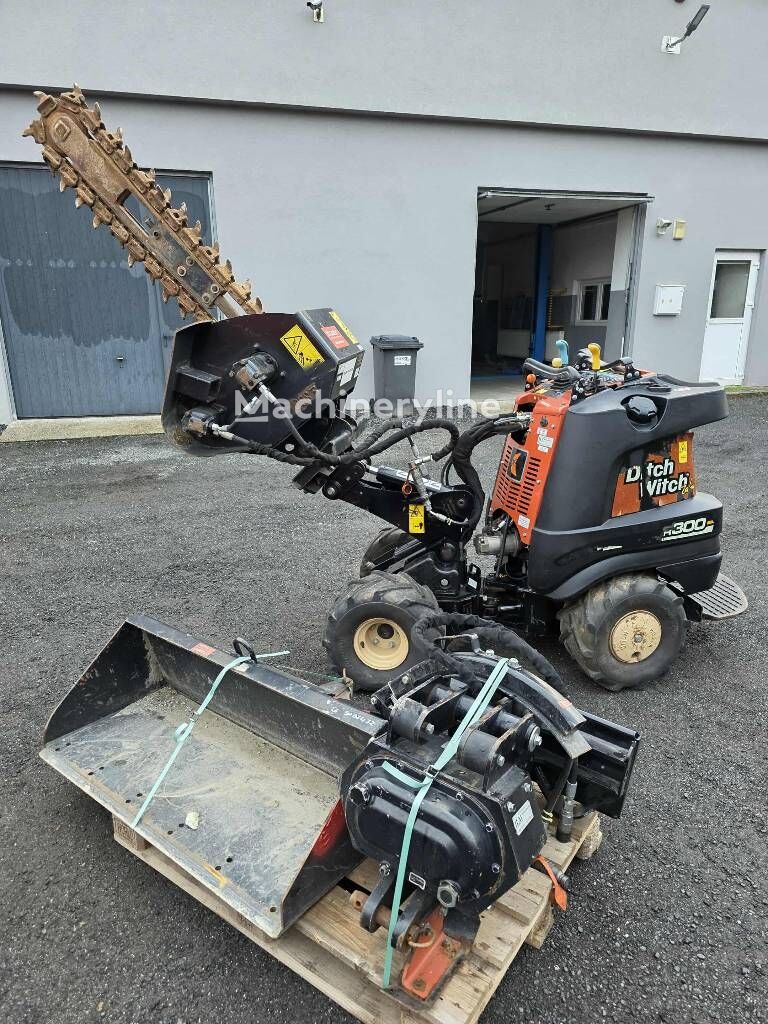 Ditch-Witch R300 rovokopač