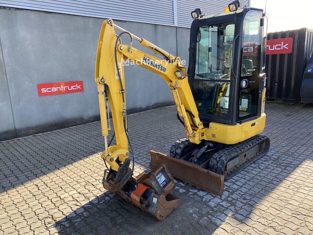 Komatsu PC16R-3HS mini bager