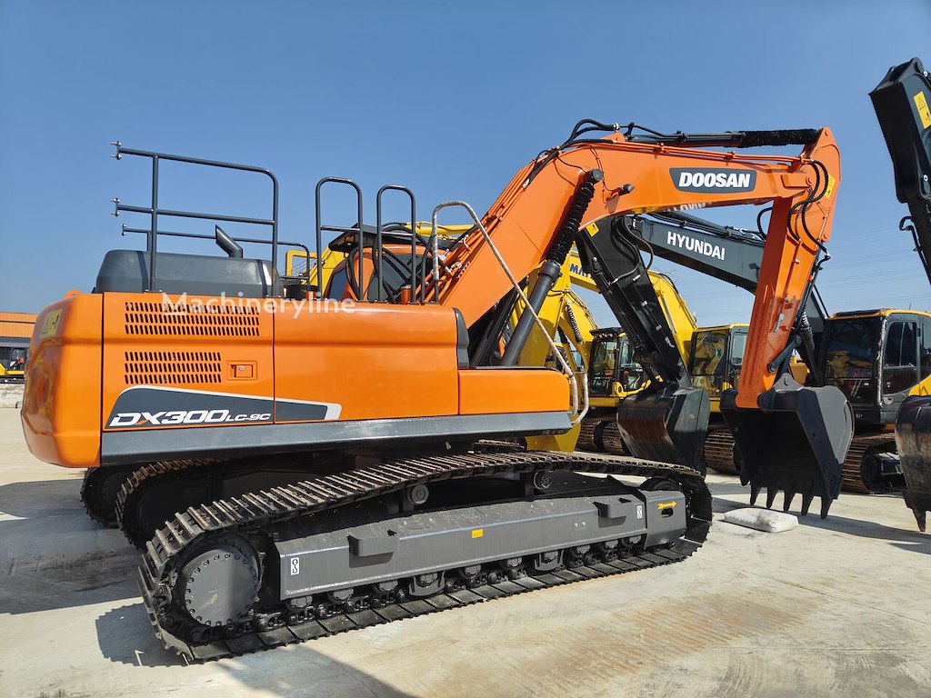 Doosan DX300LC-9C bager guseničar
