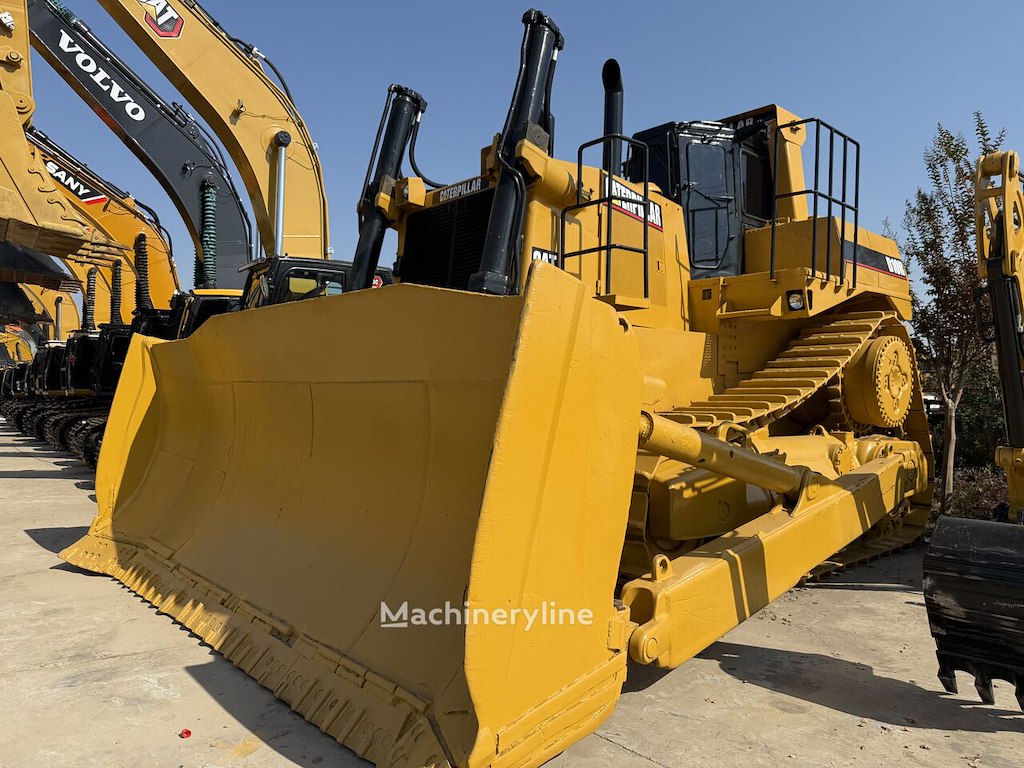 Caterpillar D10R buldožer