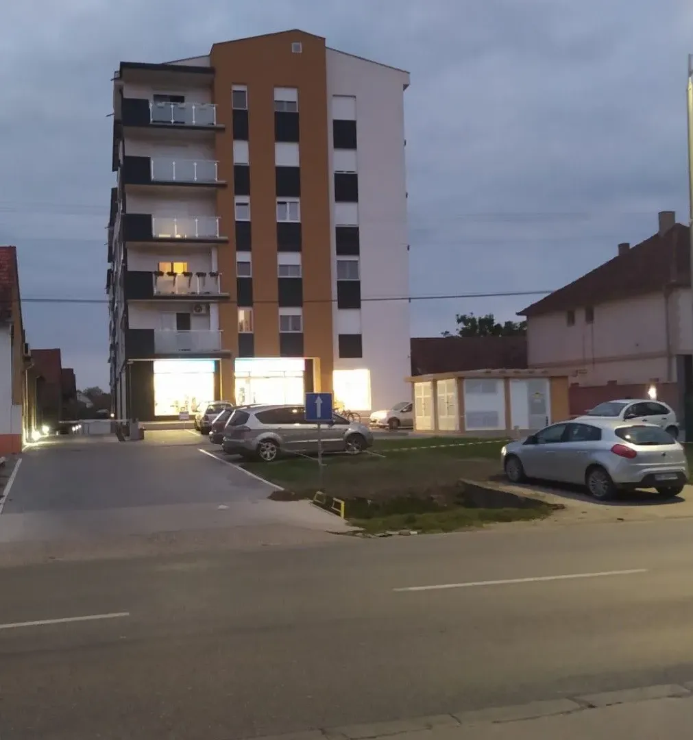 Izdavanje, parking/garaža, 12m², Centar, Stara Pazova