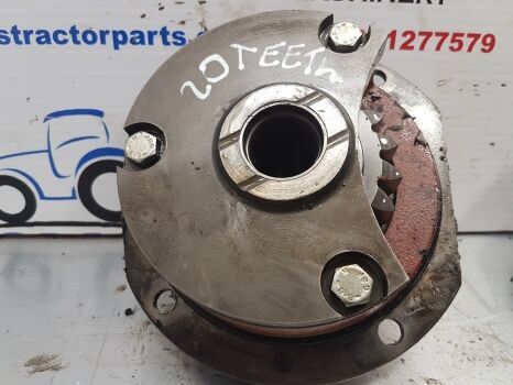 Transmission Shaft And Housing drugi rezervni deo transmisije za Massey Ferguson 50hx bagera-utovarivača