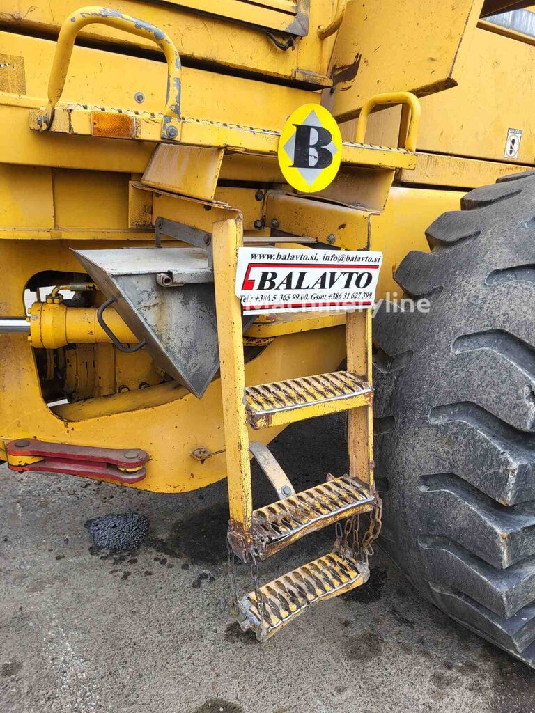 Steps Volvo left and right VOE11025425 za Volvo L180C, L180, L150C, L150 prednjeg utovarivača