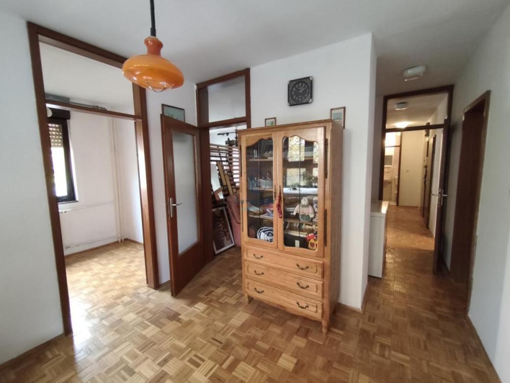 Slobodana Jovanovića, Dvoiposoban stan na prodaju, 75m2, 205.000€