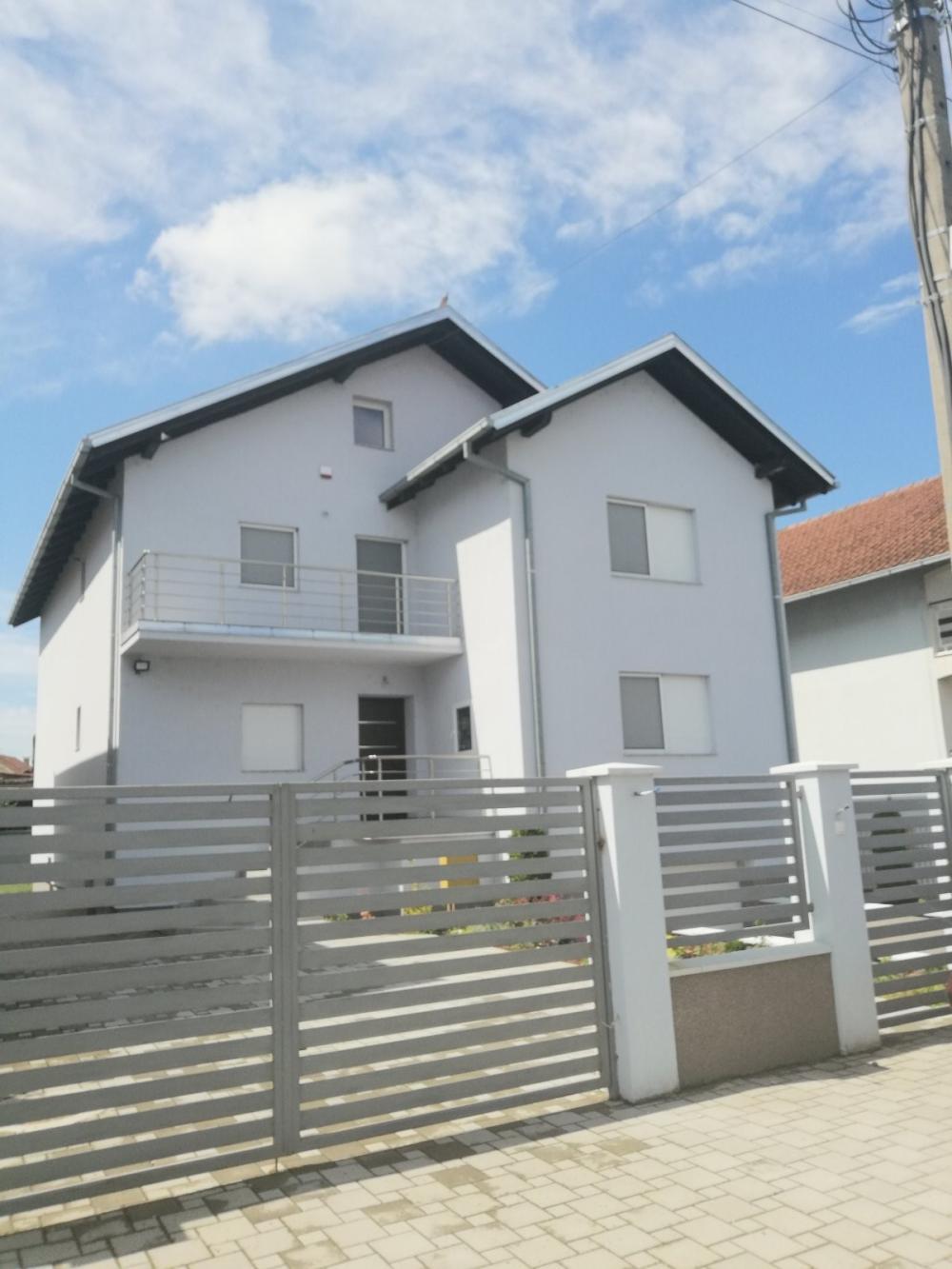 Kuća na prodaju, 325m2, 340.000€