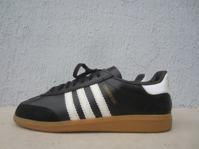 ADIDAS UNIVERZAL muske patike 46-NOVE