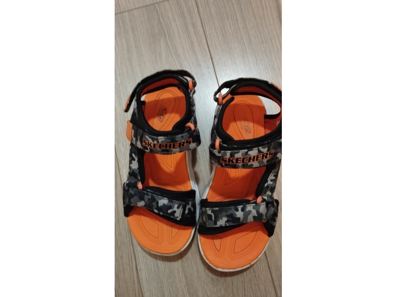 Skechers, 31