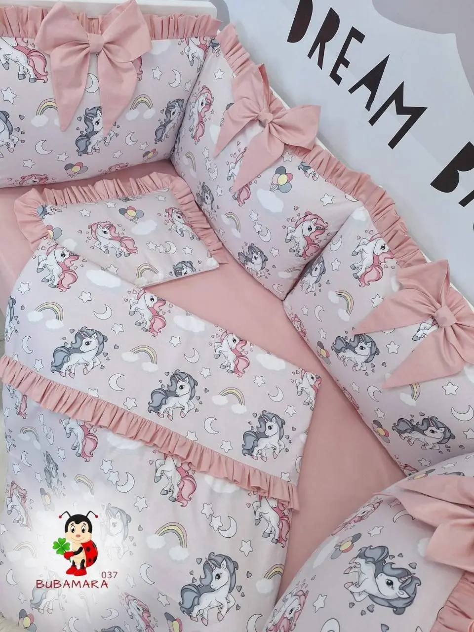 Bubamara037 Set za krevetac sa ogradicom od jastuka sa karnerom, sa lastišom, Roze