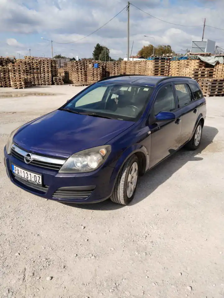 Opel astra katavan. 2006. godiste