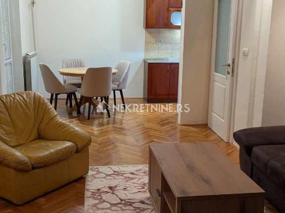 Zemun, Milana Uzelca 67 m²