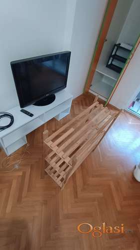 Ikea polica odlična