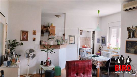 Stan,Novi Sad,Bulevar,kv: 79.00, € 206000, ID: 100