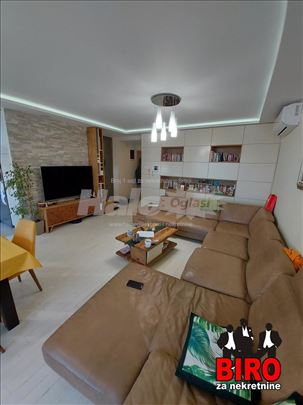 Stan,Novi Sad,Socijalno,kv: 181.00, € 395000, ID: