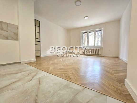 Novi Sad, Centar, Vojvode Mišića, 4.0, 112m2, 392000EUR