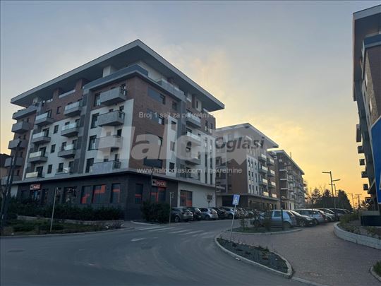 Lokal Stari Banovci 85m2