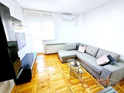 STAN - NOVI SAD - BULEVAR EVROPE - 37m2 - 125000 evra