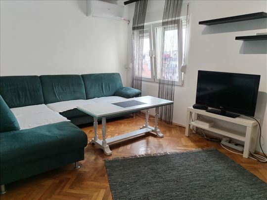 2.0 Apartman u Centru sa velikom Terasom