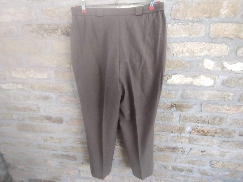 Zenske pantalone veliki broj 48-50+++