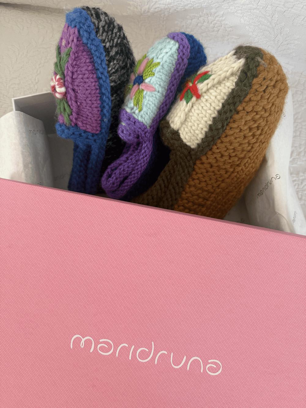 THE PERFECT GIFT – HANDKNIT HOME SOCKS SET