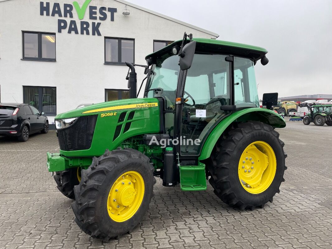 John Deere 5058E 4WD traktor točkaš