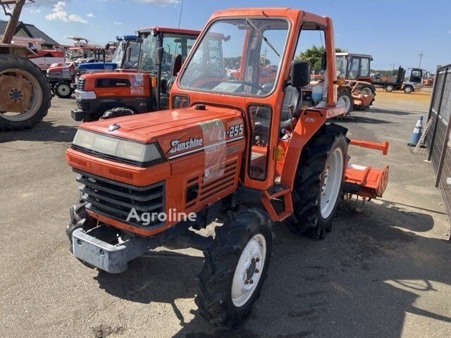 Kubota TRACTOR(Kubota) traktor točkaš